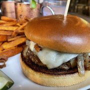 THE TREE HOUSE TAVERN & BISTRO - 1274 Photos & 663 Reviews - American ...