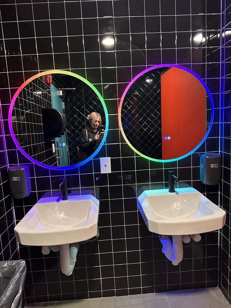 QUARTERS ARCADE BAR - 1045 E 2100th S, Salt Lake City, Utah - Arcades ...