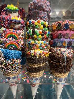 SHOCK ICE CREAM & DESSERT CAFE - Updated November 2024 - 70 Photos & 43 ...