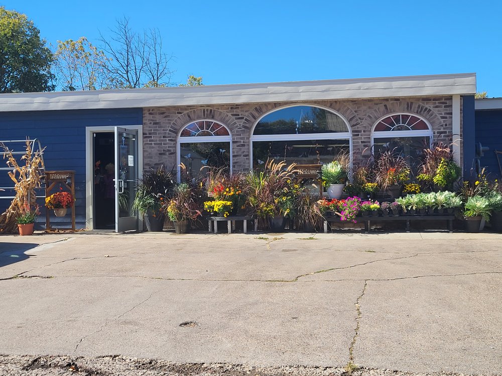 FALLS FLORIST & GREENHOUSE - Updated October 2025 - 704 Main St, Black ...