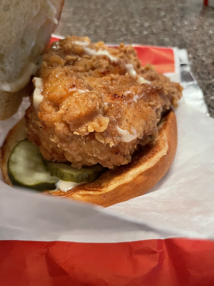 KFC - Updated October 2025 - 19 Reviews - 330 W Springmill Pointe Dr ...