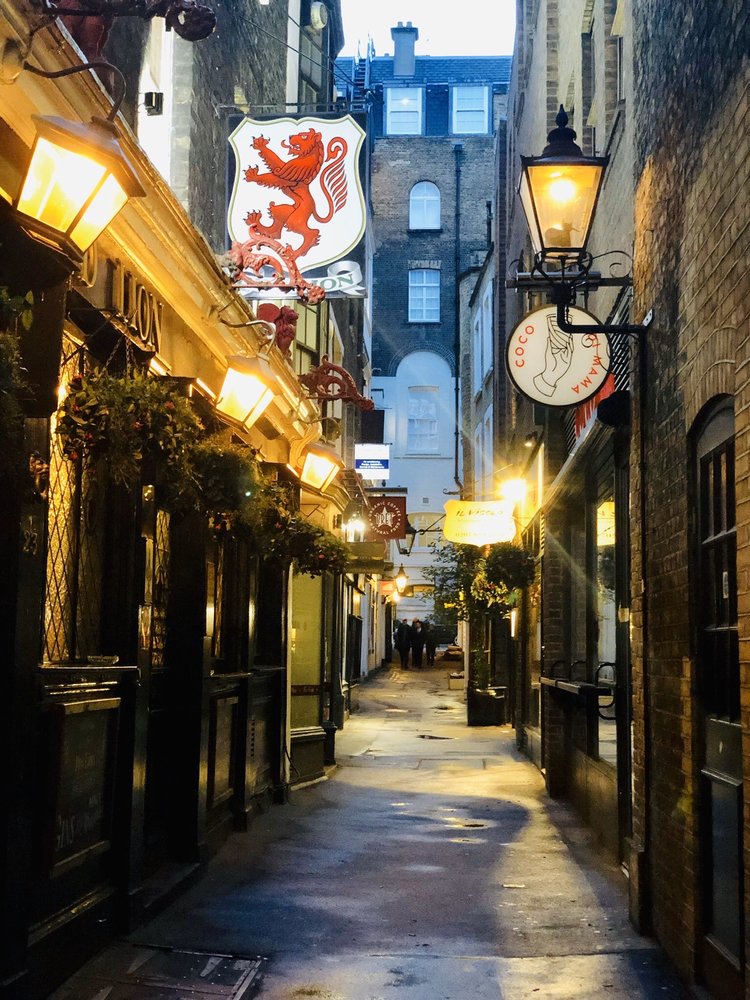 THE RED LION - 48 Photos & 35 Reviews - 23 Crown Passage, London ...