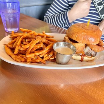 HELMSMAN ALE HOUSE - Updated November 2024 - 558 Photos & 612 Reviews ...