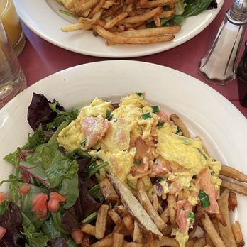 CAFÉ LULUC - Updated July 2024 - 1764 Photos & 1672 Reviews - 214 Smith ...