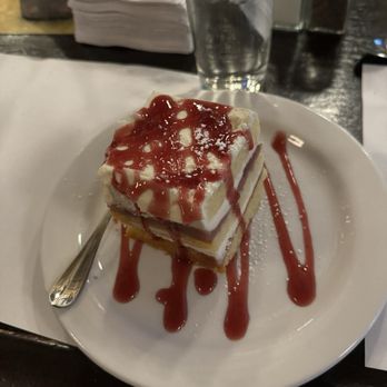 PERRY’S - SAN FRANCISCO - Updated June 2025 - 305 Photos & 721 Reviews ...