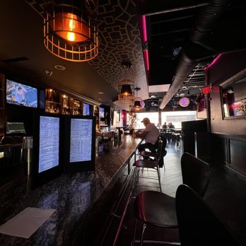 LEVEL TWO BAR & ROOFTOP - Updated December 2025 - 70 Photos & 141 ...