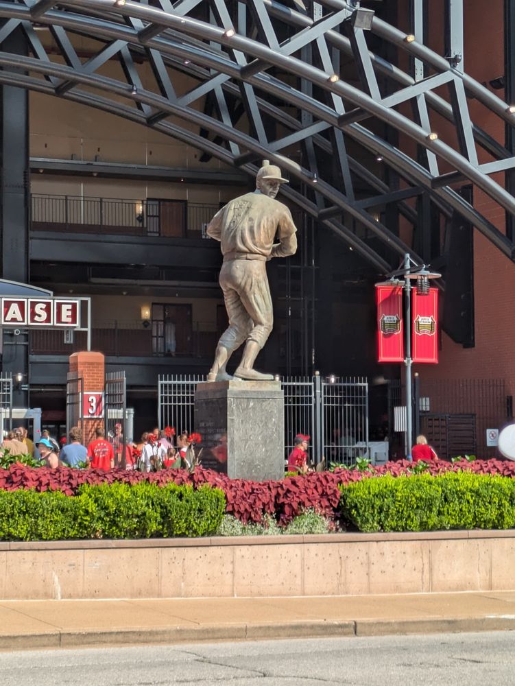 STAN MUSIAL STATUE - Updated November 2025 - 12 Reviews & 17 Photos ...
