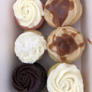 SWEET DREAMS GOURMET BAKERY - 10 Photos & 12 Reviews - 3131 N Division ...