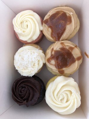SWEET DREAMS GOURMET BAKERY - 10 Photos & 12 Reviews - 3131 N Division ...