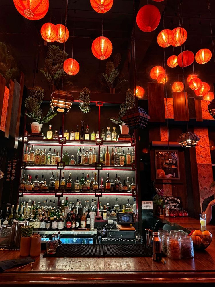 MELODY LOUNGE - Updated September 2024 - 236 Photos & 260 Reviews - 939 ...