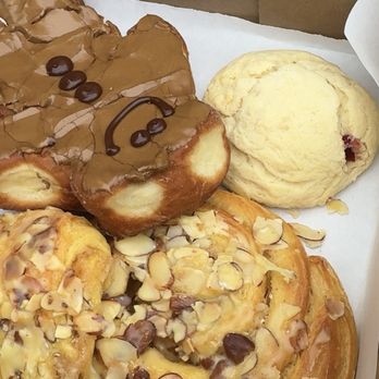 SLUYS POULSBO BAKERY - Updated October 2024 - 1012 Photos & 889 Reviews ...