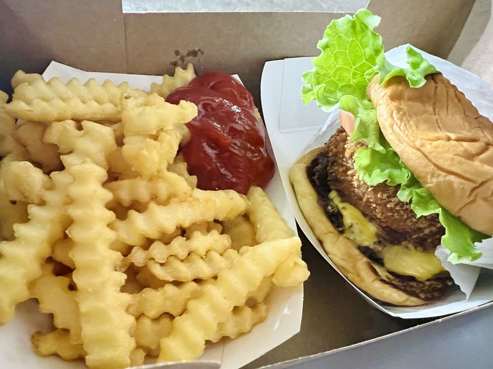SHAKE SHACK - Updated May 2026 - 46 Photos & 47 Reviews - 501 Crawford ...