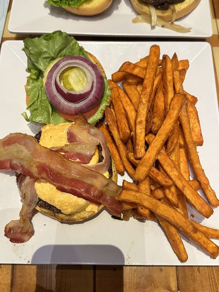 B&D BURGERS | POOLER - Updated December 2024 - 93 Photos & 174 Reviews ...