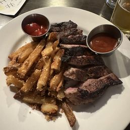 THE AUTOGRAPH AMERICAN TAVERN - Updated October 2025 - 38 Photos & 69 ...