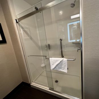 HAMPTON INN & SUITES RENO WEST - Updated December 2025 - 242 Photos ...