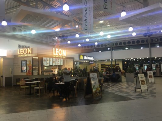 ROADCHEF STRENSHAM MOTORWAY SERVICE AREA - Updated November 2024 - Jct ...