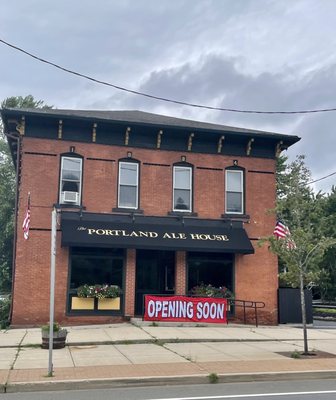 PORTLAND ALE HOUSE - Updated October 2025 - 96 Photos & 70 Reviews ...