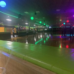 USA ROLLER SKATING CENTER - Updated October 2025 - 18 Reviews - 2340 ...