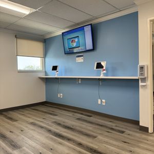 LABCORP - Updated December 2025 - 32 Reviews - 100 E Valencia Mesa Dr ...