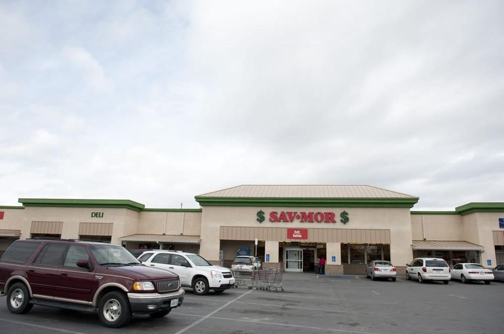 SAVMOR FOODS - Updated December 2024 - 15 Reviews - 35 E Walker St ...