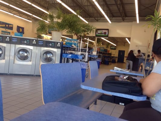 SOAPS-N-SUDS LAUNDRYMAT - Updated October 2025 - 19 Photos & 53 Reviews ...
