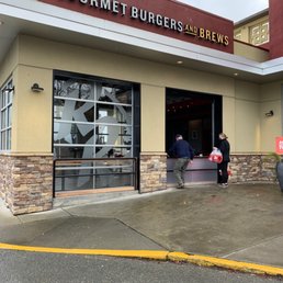 RED ROBIN GOURMET BURGERS AND BREWS - Updated February 2025 - 492 ...