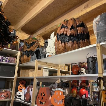 PUMPKIN JUNCTION - Updated December 2025 - 10 Photos - 2188 Graffenburg ...