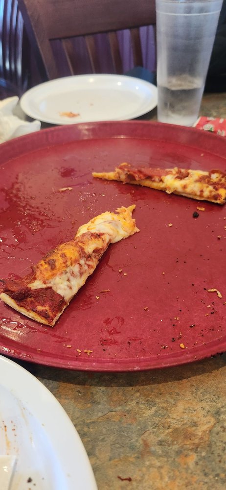 VILLAGE HOST PIZZA & GRILL - Updated October 2024 - 64 Photos & 129 ...