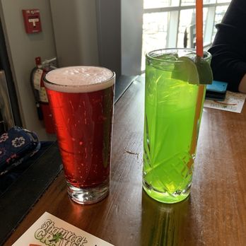 BEERHEAD BAR & EATERY - Updated December 2025 - 213 Photos & 122 ...