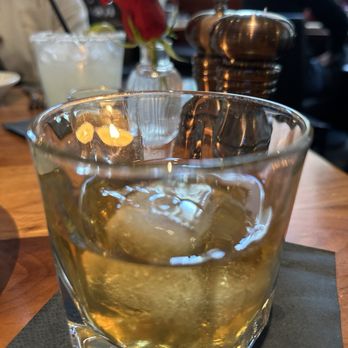 FIN POINT OYSTER BAR & GRILL - Updated January 2025 - 765 Photos & 578 ...