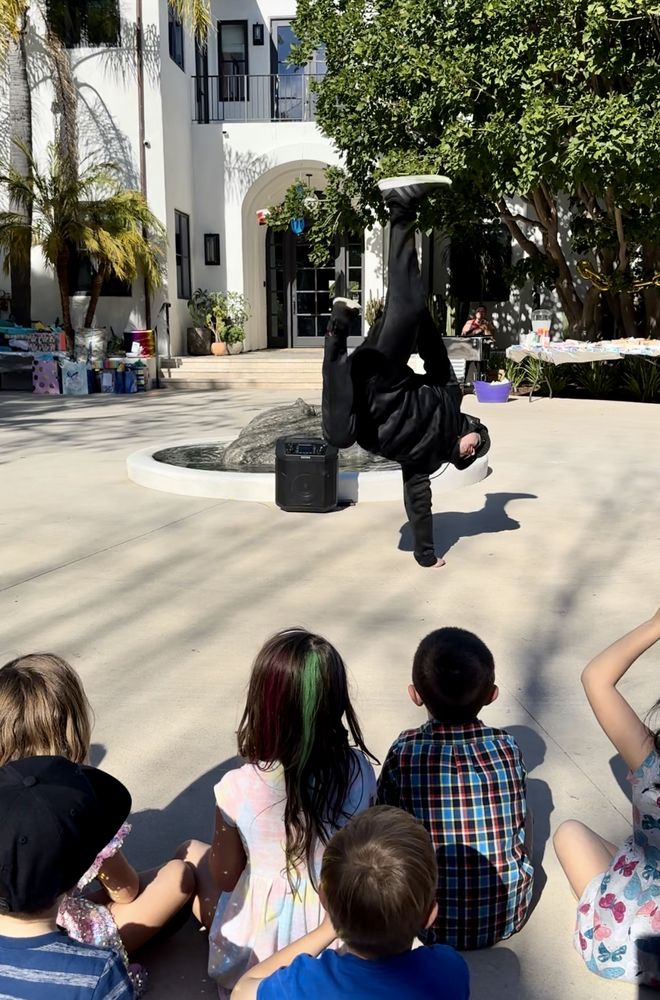 FUNKY DIVAS & DUDES - Updated February 2025 - 46 Photos & 40 Reviews ...