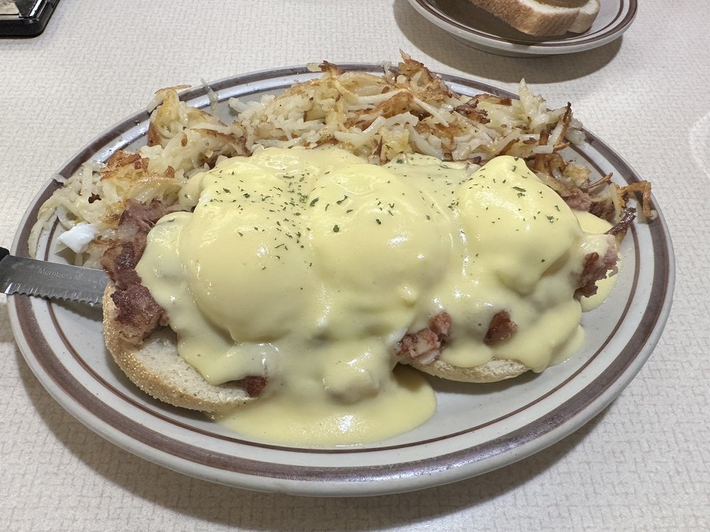 MAPLE TREE RESTAURANT & PANCAKE HOUSE - Updated September 2025 - 89 ...