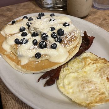 CRACKERS & CO. CAFE - Updated January 2026 - 589 Photos & 799 Reviews ...