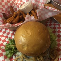 TOWN HALL BURGER & BEER - DURHAM - Updated January 2026 - 538 Photos ...