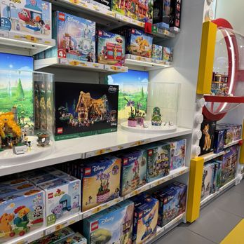 THE LEGO STORE - Updated December 2025 - 59 Photos - 172 Central Park ...