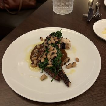 AMAR - Updated October 2025 - 173 Photos & 44 Reviews - 40 Trinity Pl ...