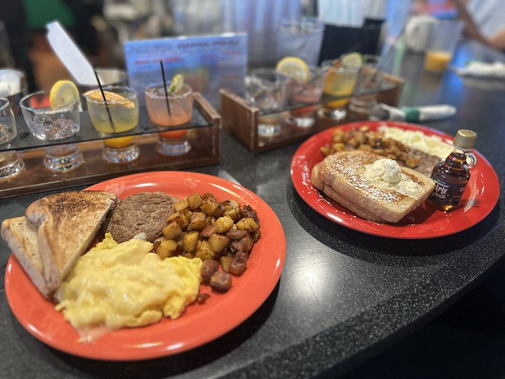 THE FRIENDLY TOAST - DANVERS - Updated January 2025 - 158 Photos & 227 ...