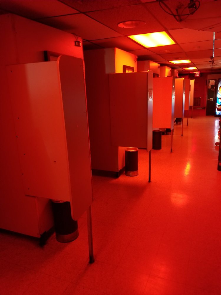 READING ADULT OUTLET - Updated September 2025 - 11 Photos - 316 Penn St ...