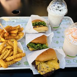 SHAKE SHACK - Updated December 2025 - 270 Photos & 151 Reviews - 103 W ...