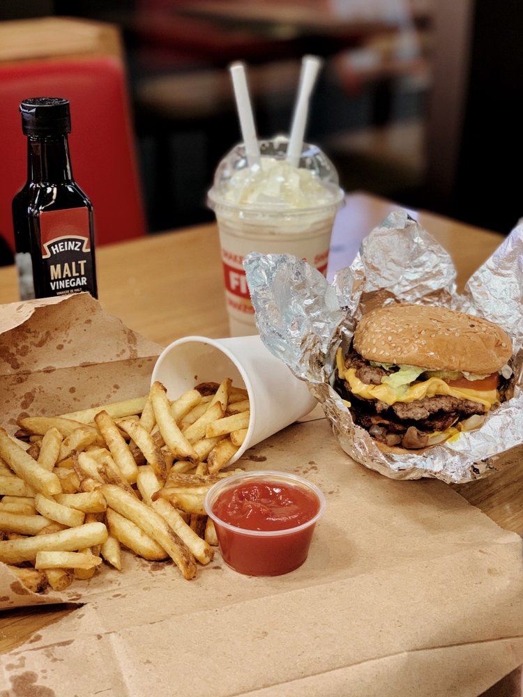 FIVE GUYS - 13 Photos & 12 Reviews - Willy-Brandt-Platz 5, München ...
