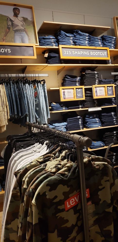 LEVI’S OUTLET STORE - Updated July 2025 - 6200 Grand River Blvd E ...