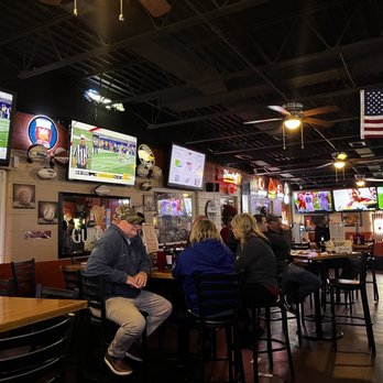 HOOPSTERS SPORTS BAR & GRILL JEFFERSONVILLE - Updated December 2025 ...