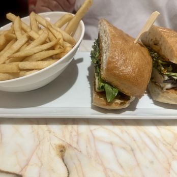 BISCOTTI’S - Updated September 2024 - 943 Photos & 589 Reviews - 2707 S ...