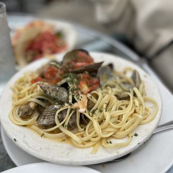 JJ’S FISH HOUSE - 235 Photos & 408 Reviews - 18881 Front St NE, Poulsbo ...