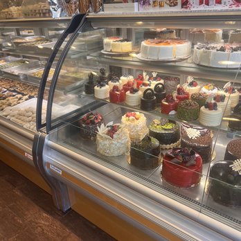 DIVAN BAKERY - Updated May 2025 - 101 Photos & 49 Reviews - 2017 Ave U ...