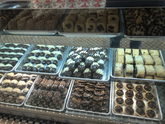 MORRIS PARK BAKE SHOP - 48 Photos & 62 Reviews - 1007 Morris Park Ave ...