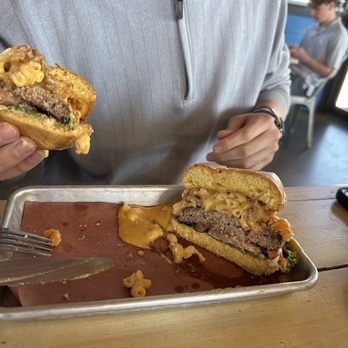 LSA BURGER - Updated December 2025 - 1068 Photos & 1402 Reviews - 113 W ...