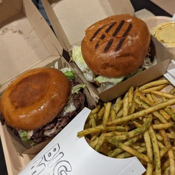 BIG MAX BURGER - Updated October 2024 - 69 Photos & 64 Reviews - 1935 ...