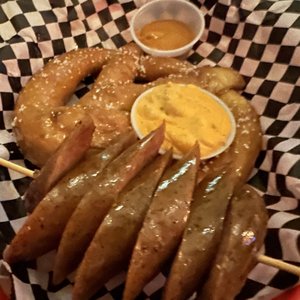 PIGNIC PUB & PATIO - 605 Photos & 227 Reviews - 235 Flint St, Reno ...