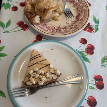 HOOSIER MAMA PIE COMPANY - Updated December 2025 - 782 Photos & 1004 ...